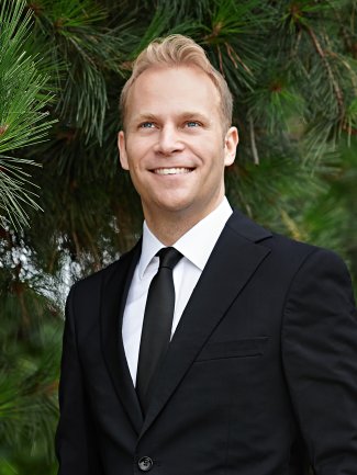 Jonathan Ware | HarrisonParrott